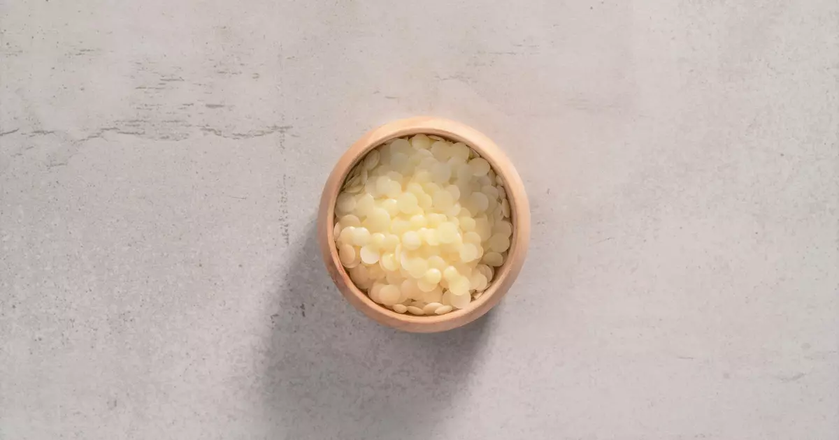 Sunflower wax Consistency improver Norevo skin-friendly